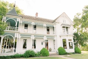 Summer Barr Mansion Wedding | Austin TX Wedding Photographers