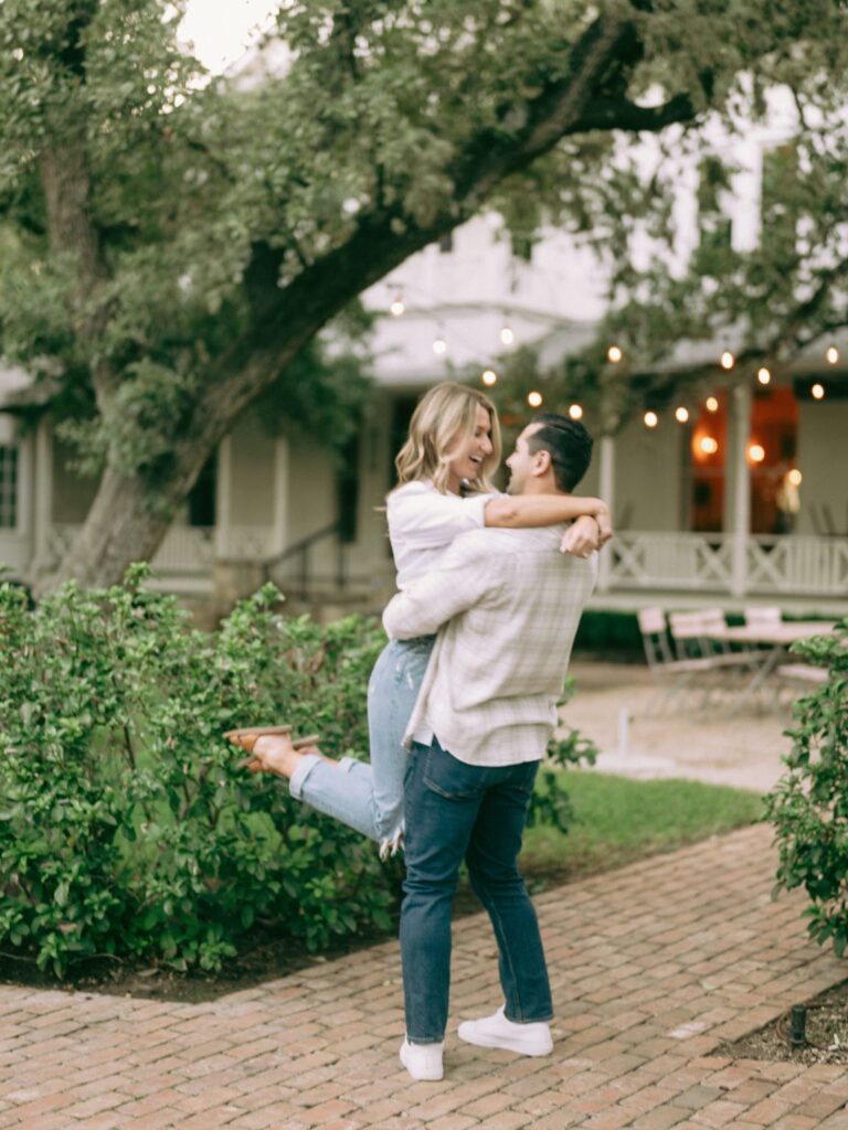 Bar Mischief Engagement | Danielle + Joe - Paige Vaughn Photo