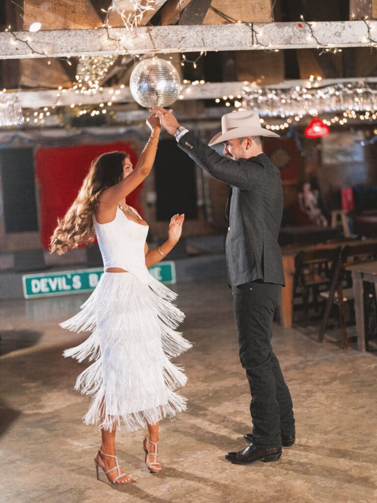 Austin Dive Bar Engagement Photos | Libby + Jacob - Paige Vaughn Photo